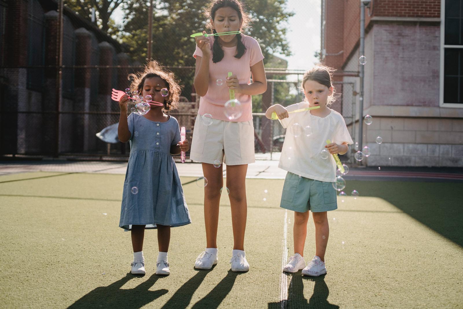 Copil nervos și anxios? Calmează-l cu baloane de săpun. Neuroștiința și ...