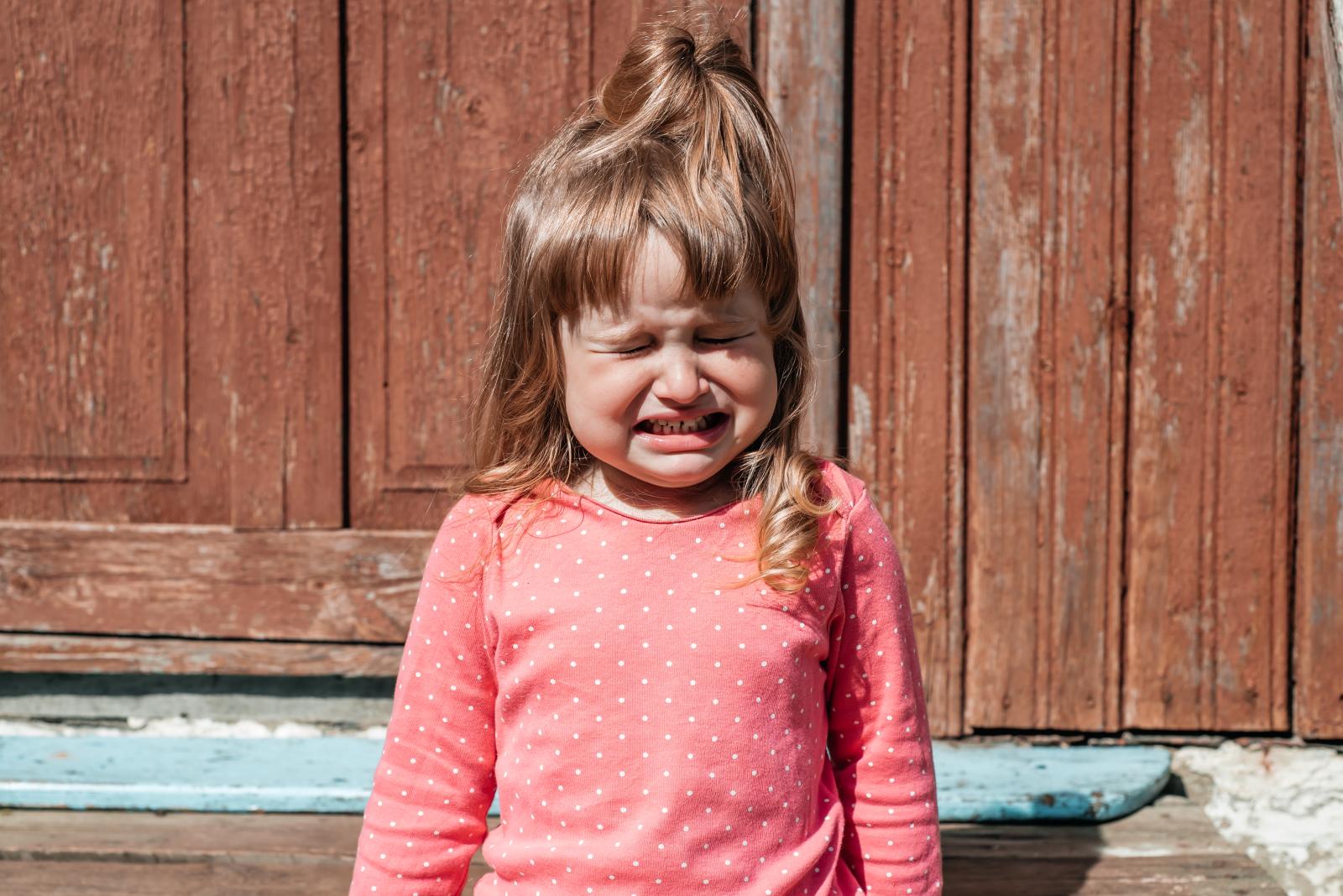 Iată 5 afirmații pe care să NU le spui unui copil furios, potrivit unui ...