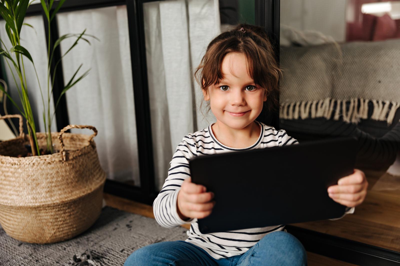 Cele 6 mituri false despre utilizarea ecranelor de către copii ...