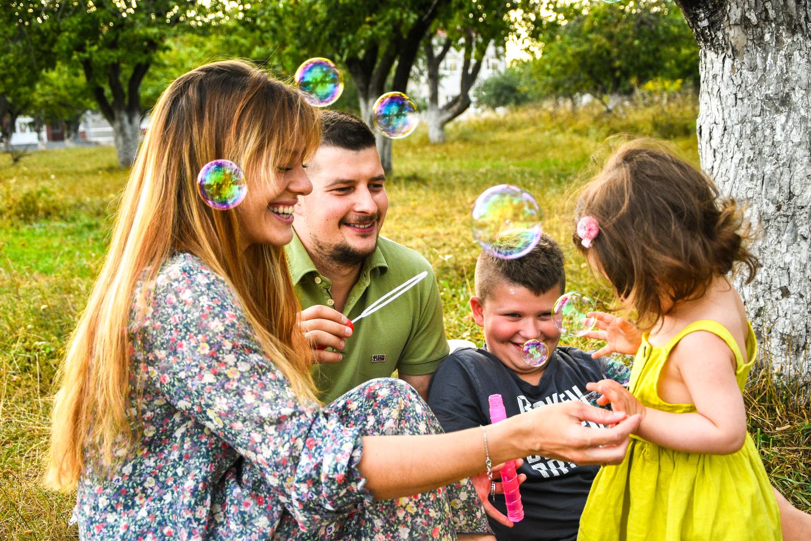 Cei mai de succes părinți folosesc „strategia 3Ts” pentru a „construi ...