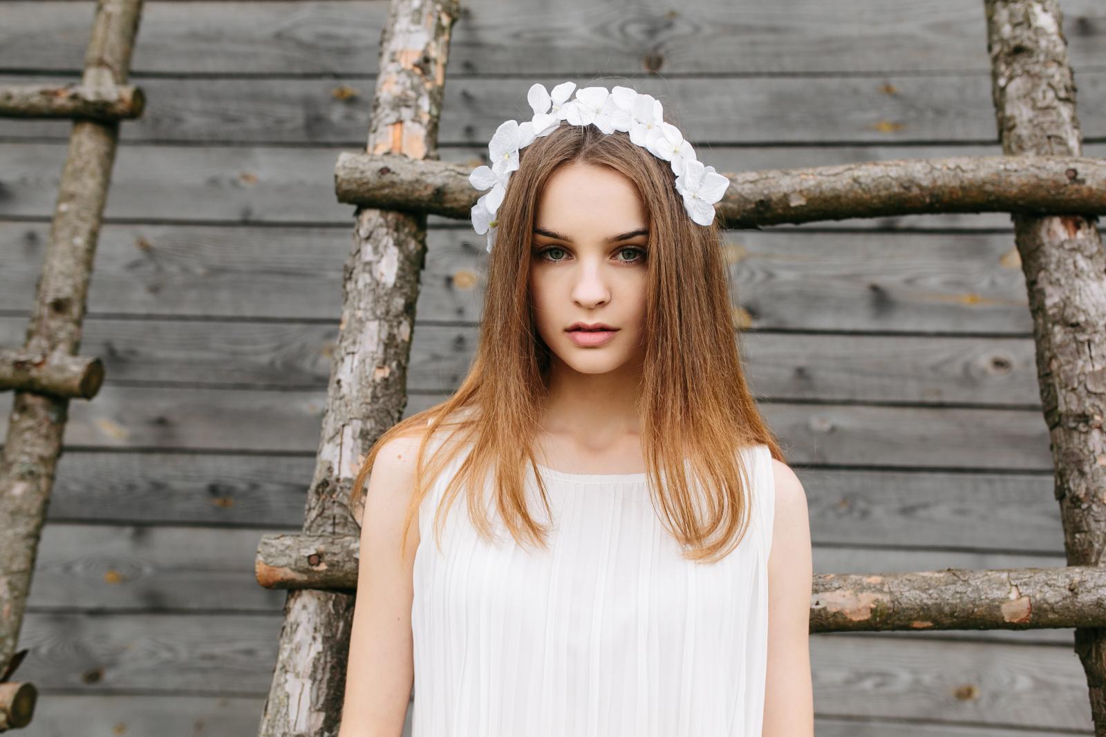 „Vă rog să nu-mi spuneți că rochia fiicei mele adolescente este prea ...