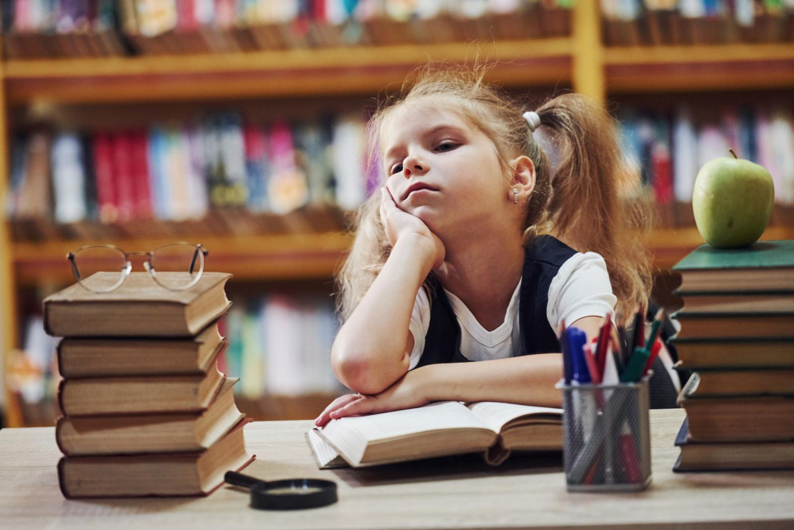 Copilul tău e plictisit și fără chef de învățare? Iată cum să-i ...