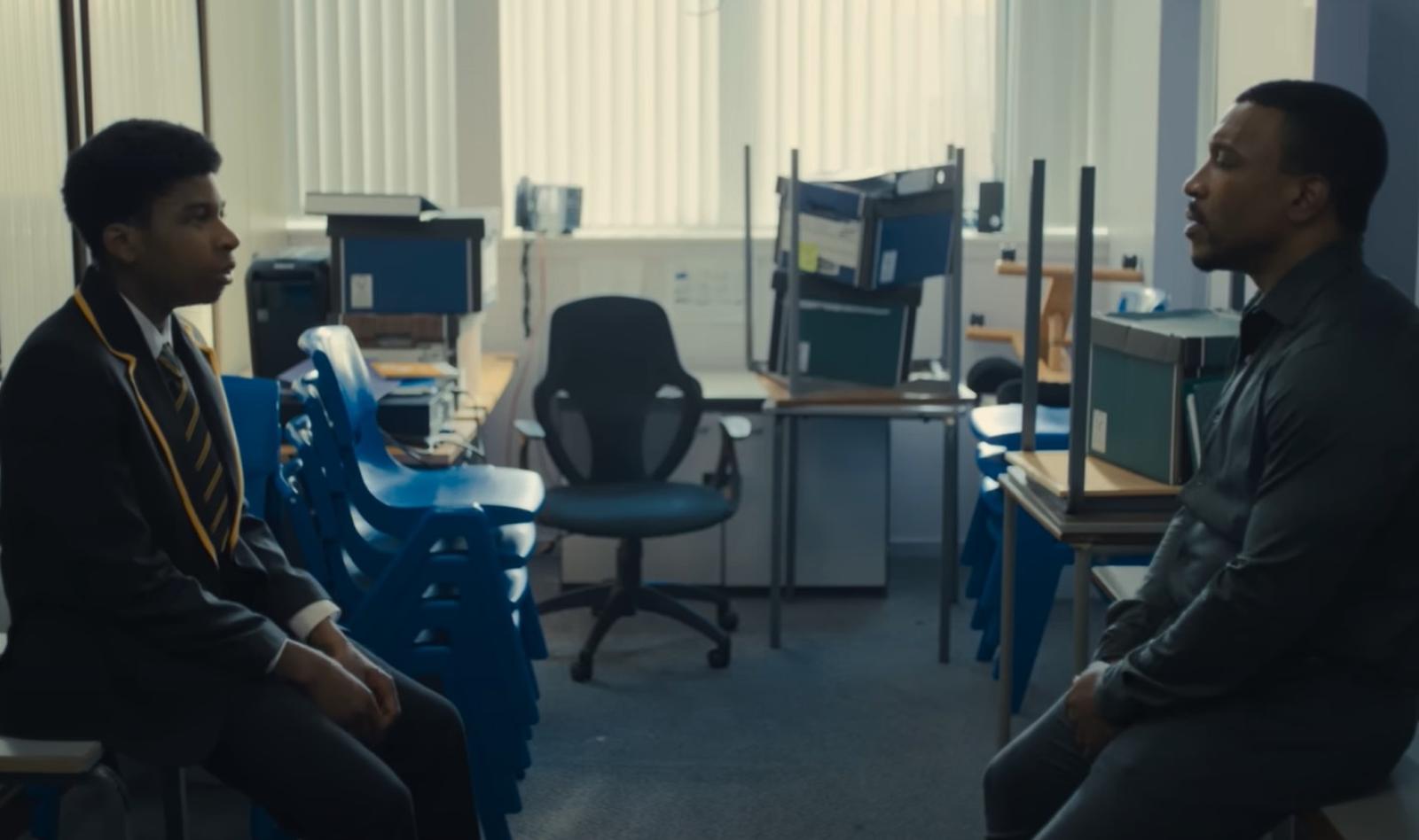 În „Adolescence” vedem cum adolescenții își trăiesc emoțiile pe ...