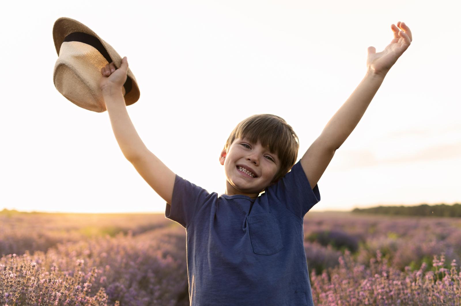 Secretele pentru a crește un copil fericit | ParintiSiPitici.ro