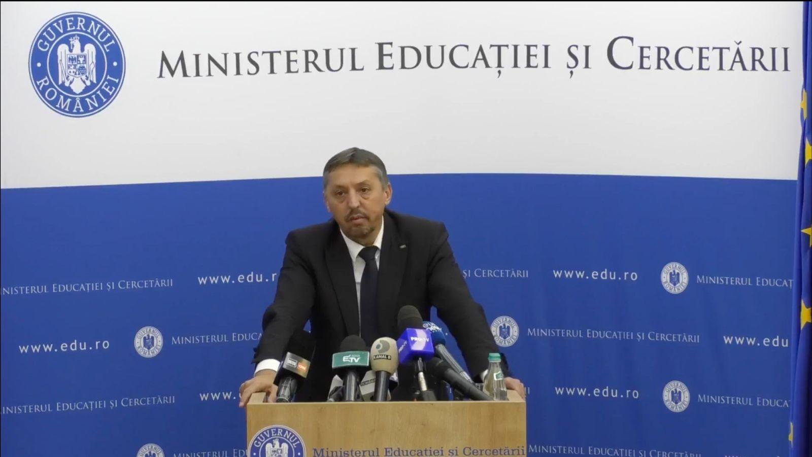 Ministrul Educației: „Oamenii care stau sunt plătiți pentru opt ore, nu ...