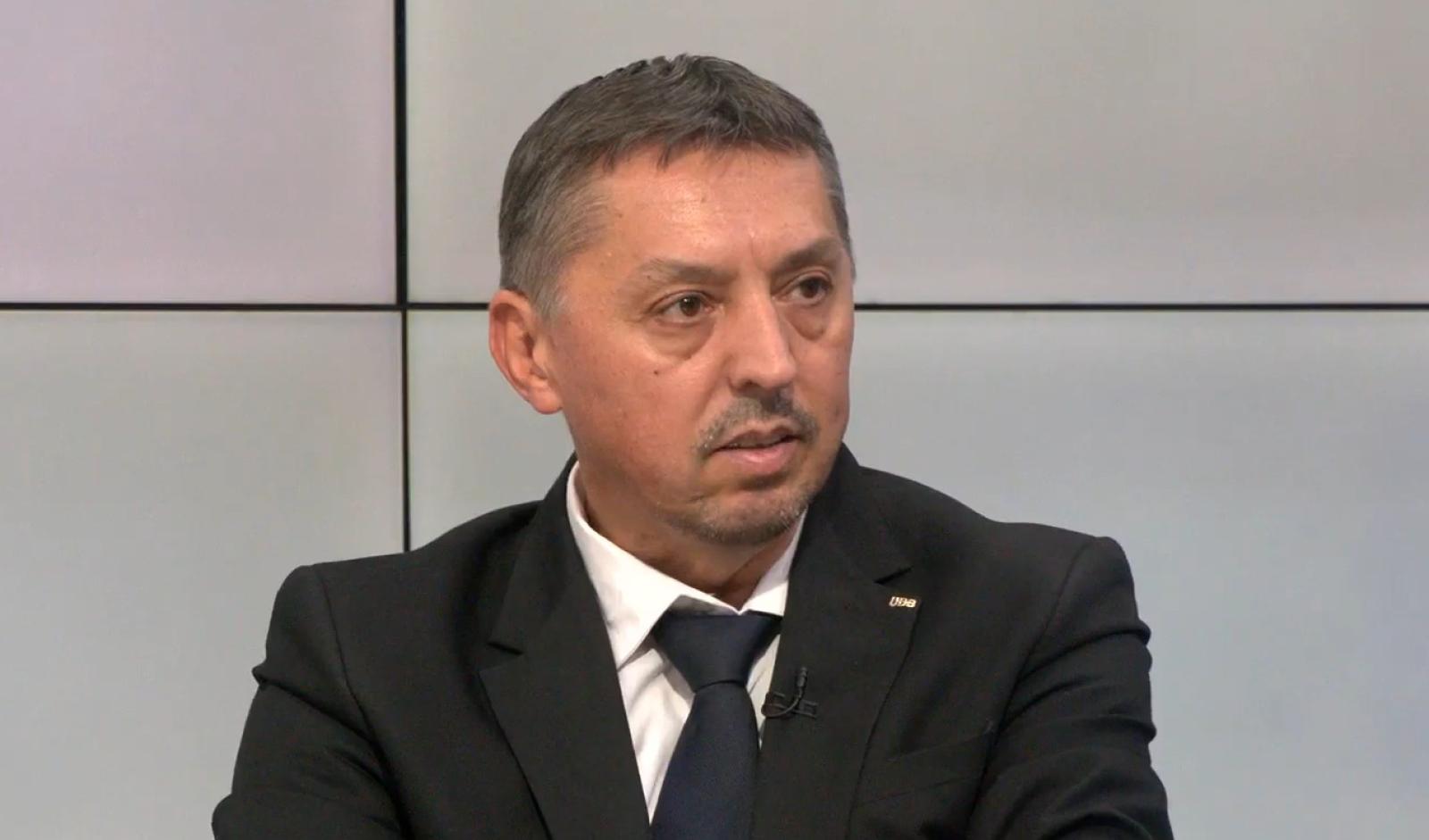 Ministrul Educației, în timp ce cadrele didactice protestează: „Este ...