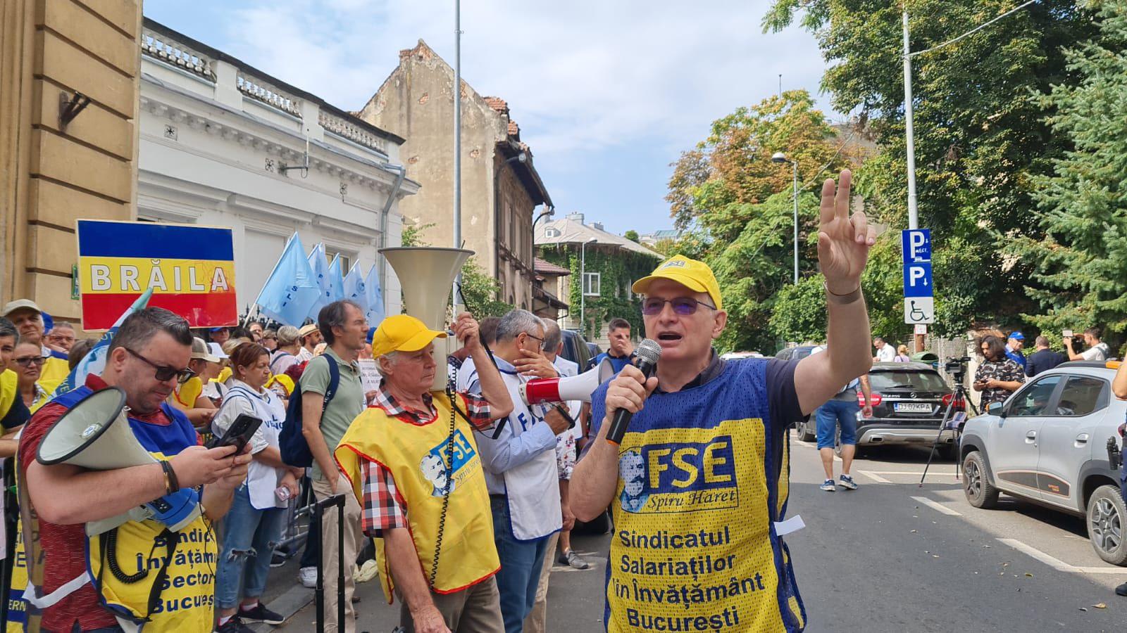 Profesorii amenință: Protestele continuă dacă ministrul Educației nu ...